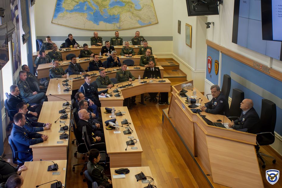 Πολεμική Αεροπορία: Επίσκεψη Α/ΓΕΑ στη Σχολή Εθνικής Άμυνας - Defenceline