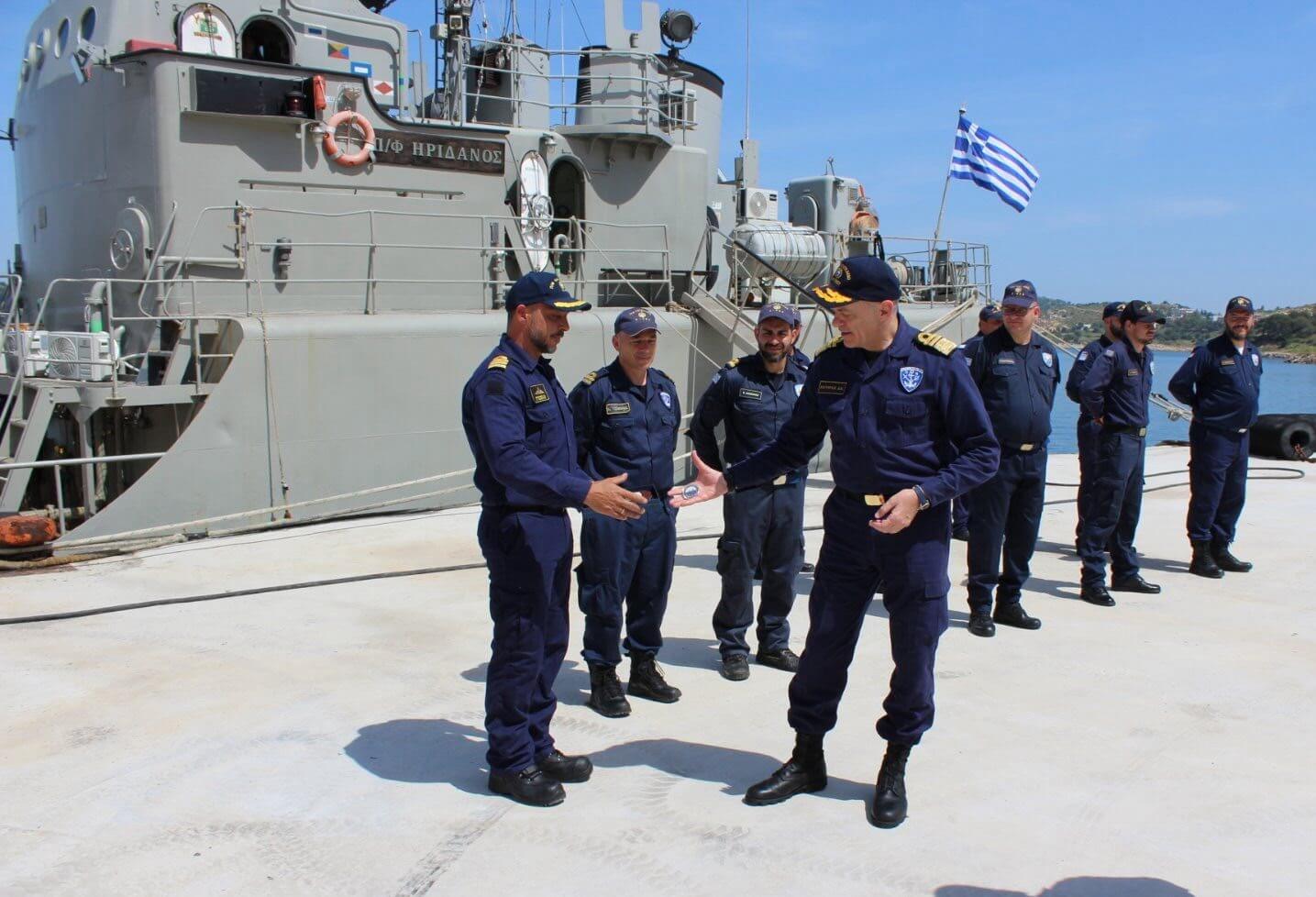 Σε πλοία του Στόλου και Μονάδες του ΠΝ ο Α/ΓΕΝ για τις ευχές του Πάσχα ...