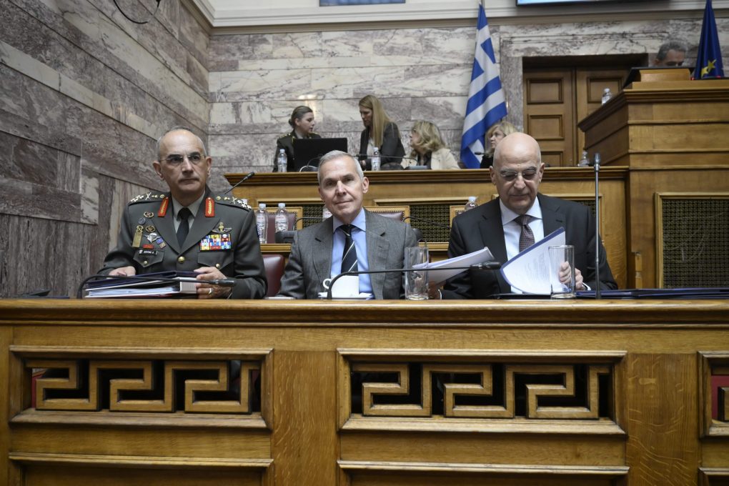 Εξοπλιστικά: Ενημέρωση της Επιτροπής της Βουλής από Νίκο Δένδια ...