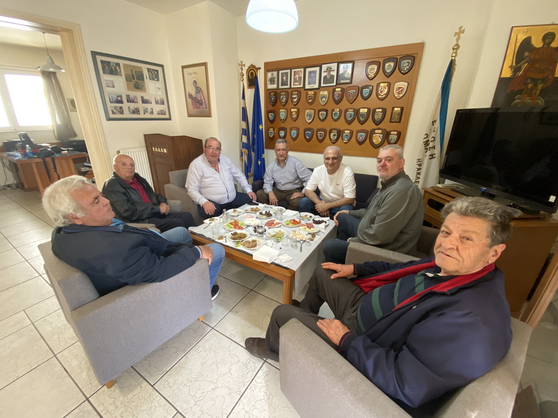 Πολεμική Αεροπορία: Οι Διοικητές 133 ΣΜ και 11ης ΜΚΒ στην ΕΑΑΑ ...