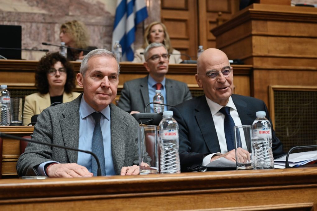 Δένδιας: Ομιλία στην Επιτροπή της Βουλής για το νομοσχέδιο (ΒΙΝΤΕΟ ...